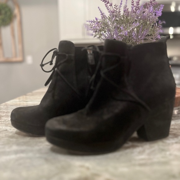 Eileen Fisher | Shoes | So Cute Dress Up Or Down These Are Such A Fun ...